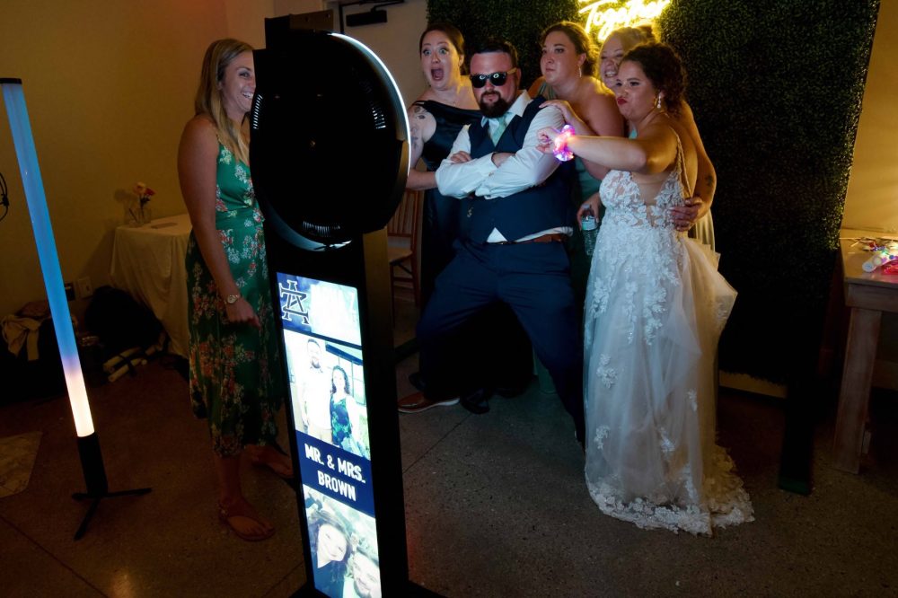 Photo Stations – Alpha Z Productions